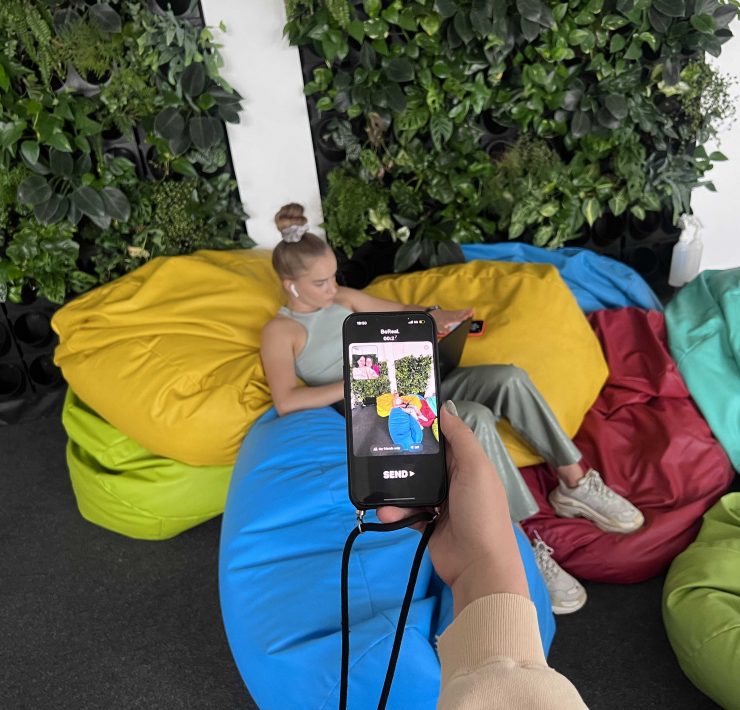 - Magazyn Going. MORE